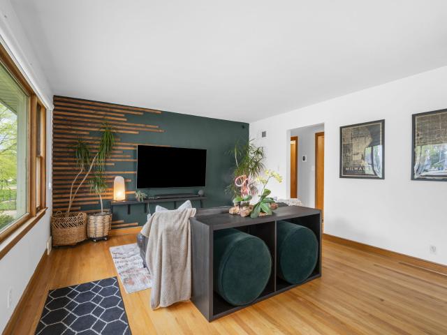 210 N 90th St