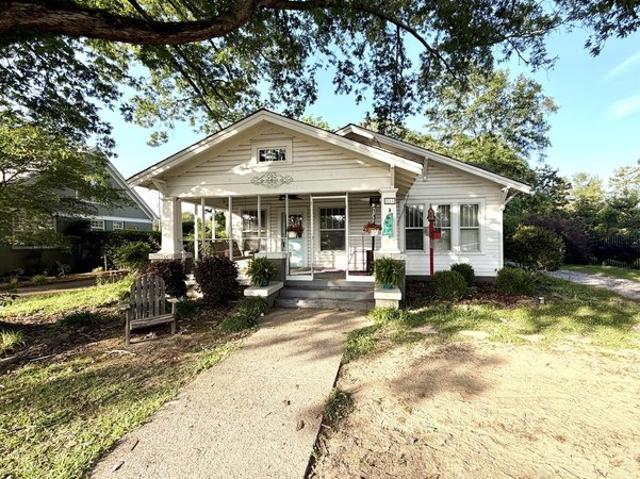 210 N 9th St, Amory, MS 38821