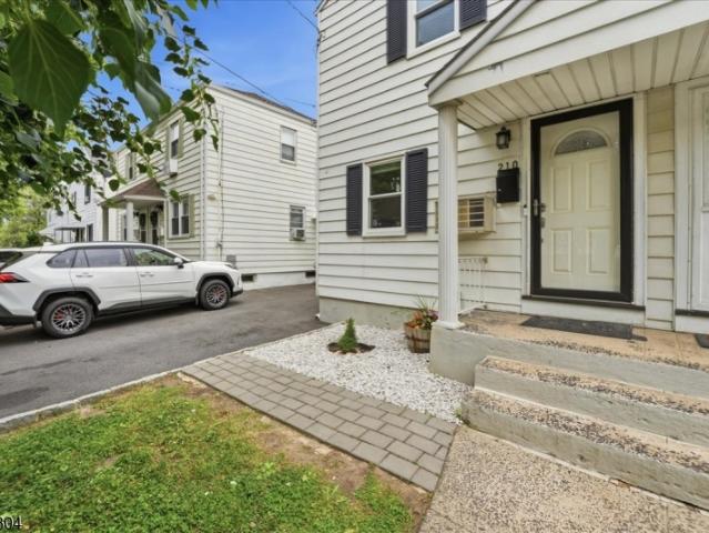 210 N 17Th St