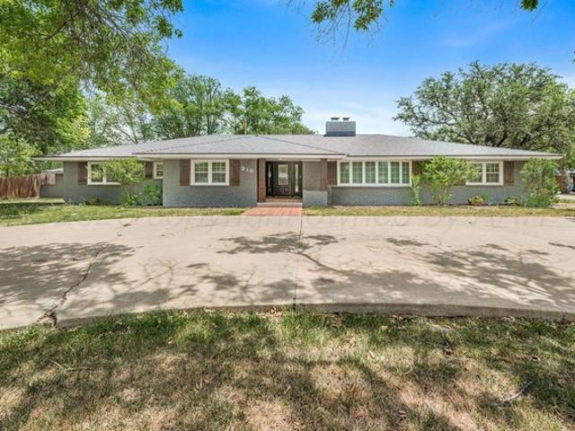 210 N Texas Ave, Hereford, TX 79045