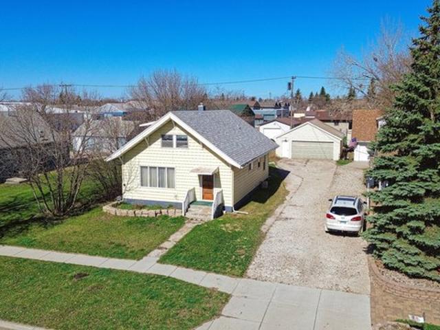 210 N Welo St, Tioga, ND 58852