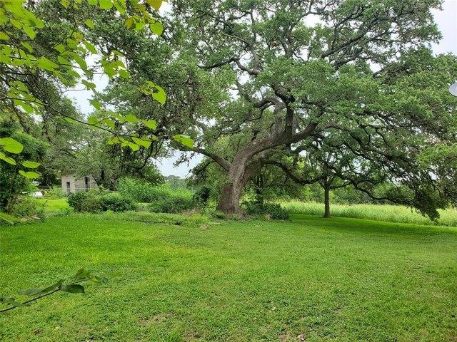 210 N Brazos St, Burton, TX 77835