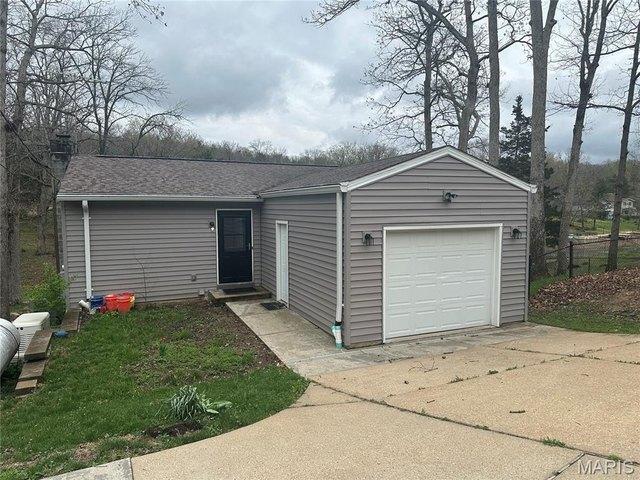 210 N Lake Dr, Hillsboro, MO 63050