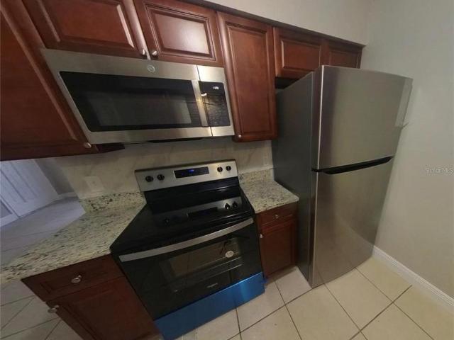 210 N Lone Oak Dr, Unit 1, Leesburg, FL 34748 | MLS #S5147