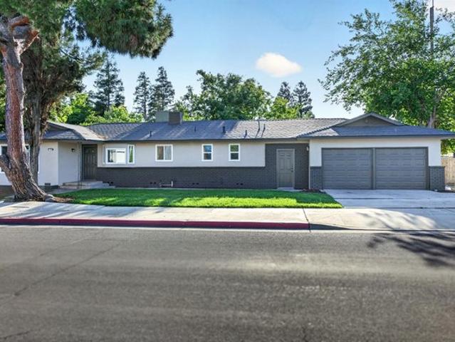 210 N Sunnyside Ave, Clovis, CA 93611