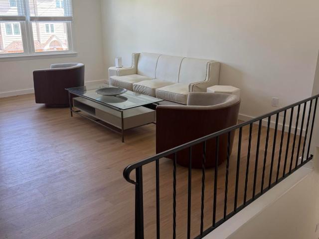 210 N Surrey Ave