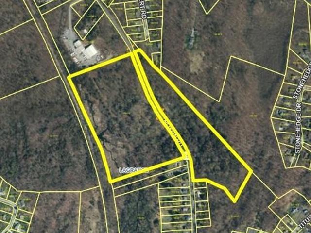 210 Noxon Rd, Poughkeepsie, NY 12603