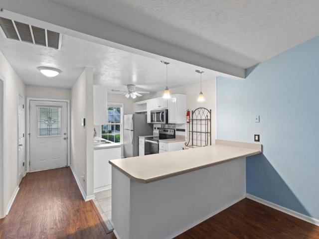 210 New Haven Lane SW