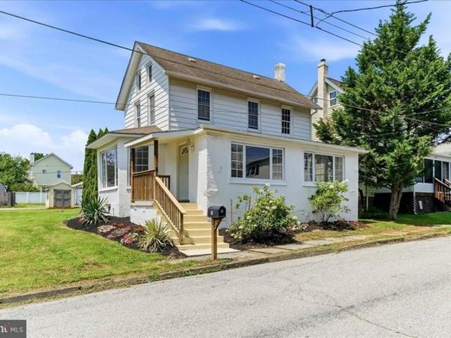 210 New St, Avondale, PA 19311