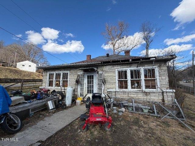 210 NE Grand Ave, Coeburn, VA 24230