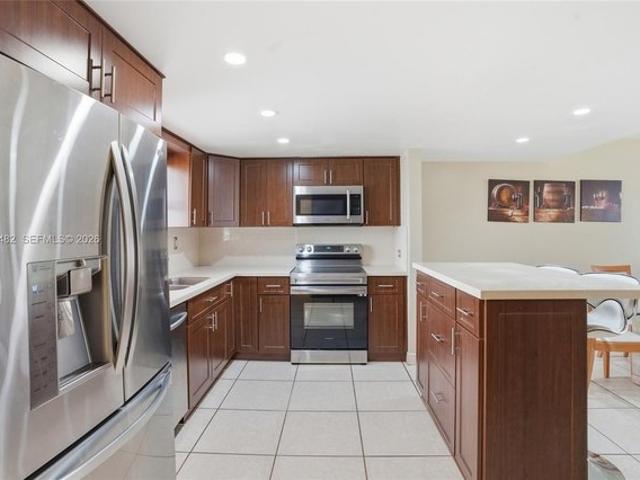 210 NW 87th Ave Apt L206, Miami, FL 33172