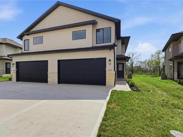 210 NW Orchard Court