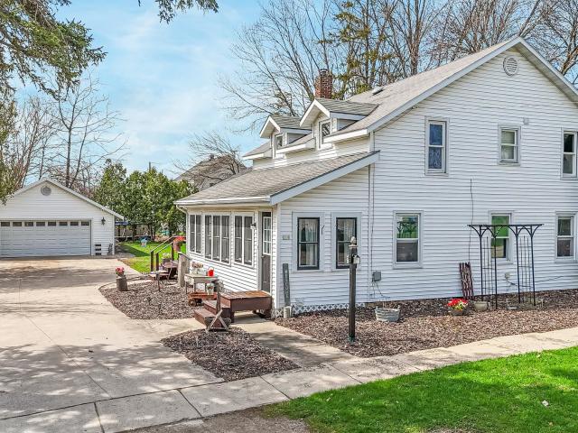 210 S 4TH Street