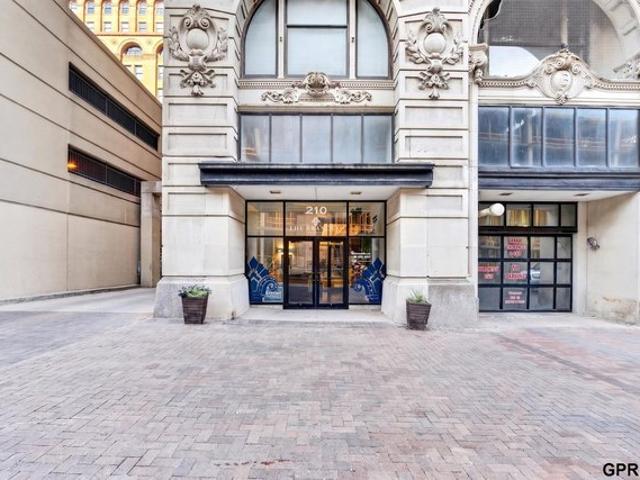 210 S 16th St Apt 921, Omaha, NE 68102