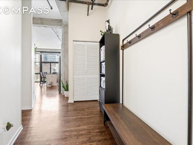 210 S Desplaines St 507, Chicago, IL