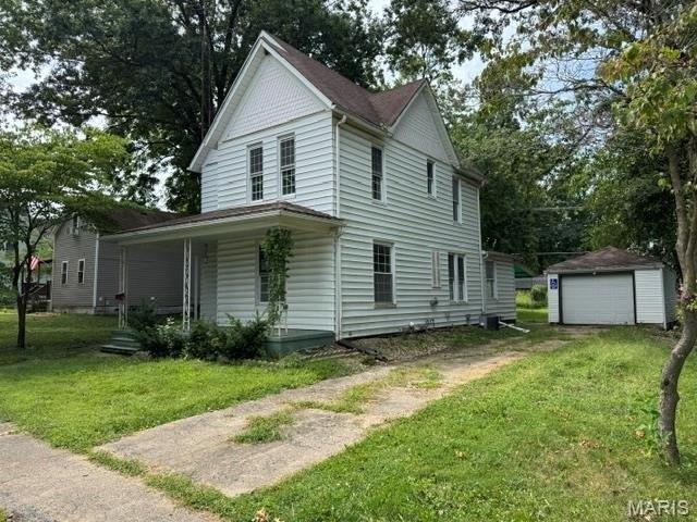 210 S Elm St, Nokomis, IL 62075