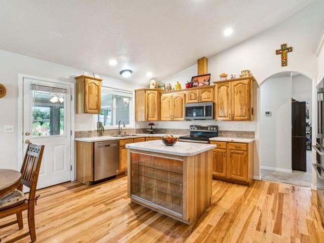 210 S Lancaster Dr, Nampa, ID 83686