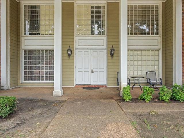 210 S McLean Blvd Apt 8, Memphis, TN 38104