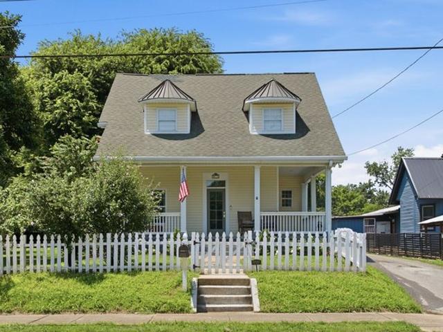 210 S Main St, Mount Pleasant, TN 38474