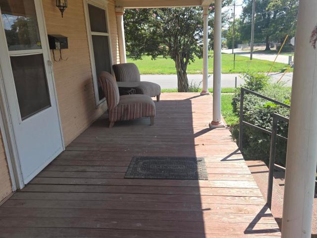 210 S Oak
