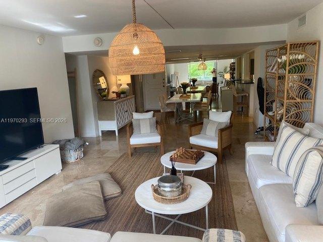 210 Sea View Dr Apt 312, Key Biscayne, FL 33149