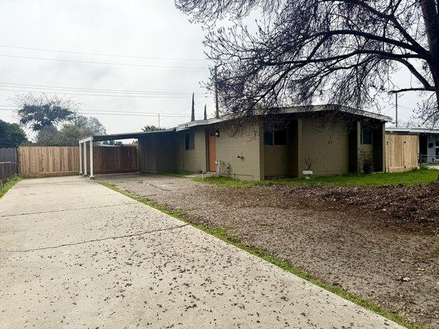 210 Sequoia Dr, Exeter, CA 93221