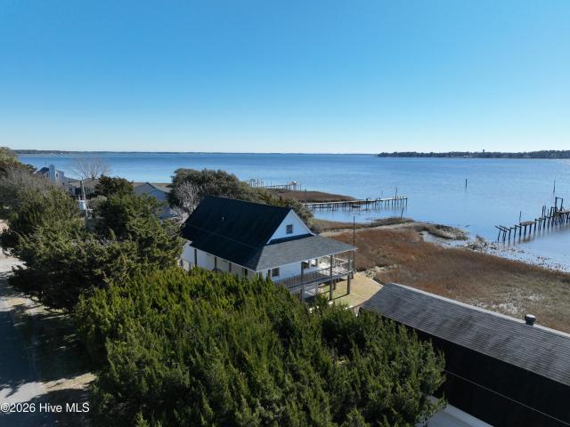 210 Shore Road