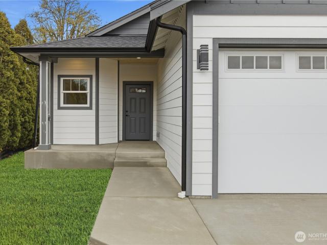 210 Silver Lane SE