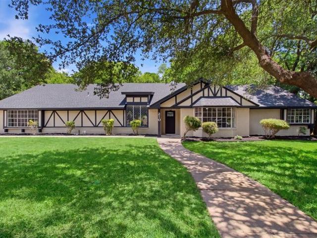 210 Squirebrook Dr, Desoto, TX 75115