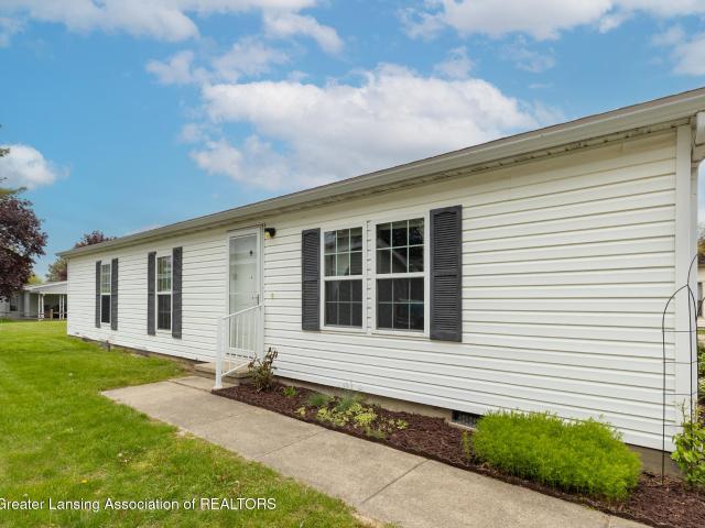 210 St Ives North
