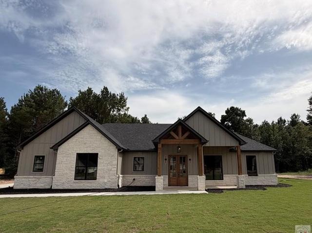 210 Stonebrook Ct, Gilmer, TX 75640