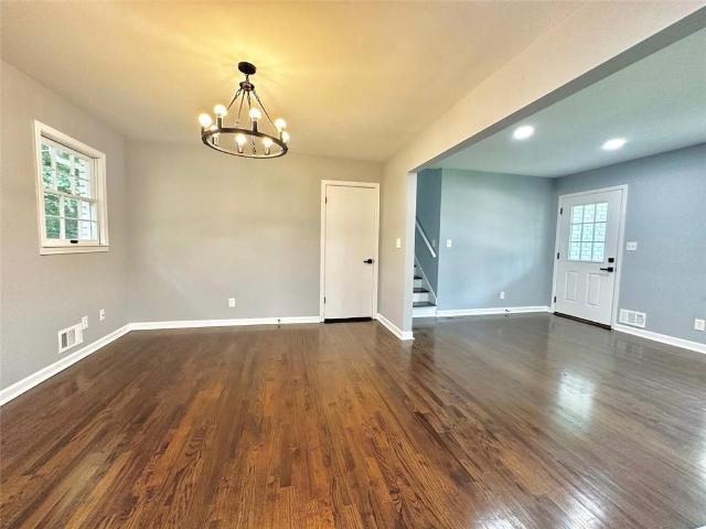 210 Suburban Drive NE
