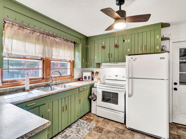 210 Sunnyview Circle