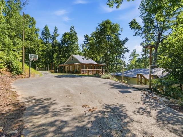 210 Sunset Ct