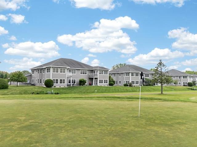 210 Potter Rd Unit 102, Elkhorn, WI 53121