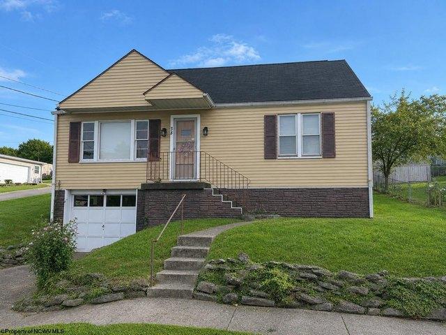 210 Poolside Dr, Mannington, WV 26582