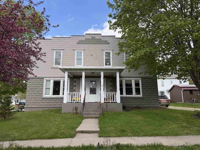 210 Park Ave, Strawberry Point, IA 52076