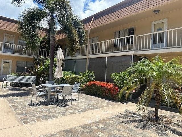 210 Park Blvd N Apt 122, Venice, FL 34285