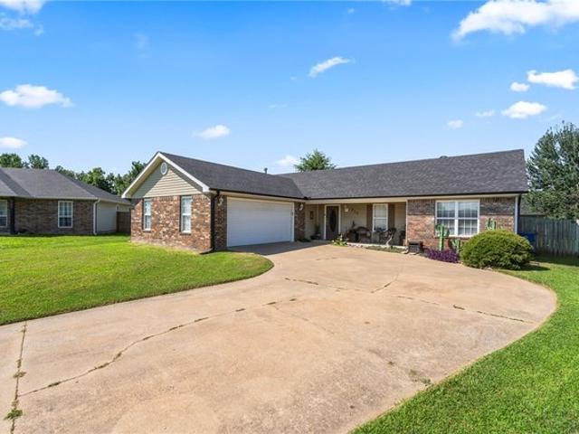 210 Perry Cir, Gravette, AR 72736