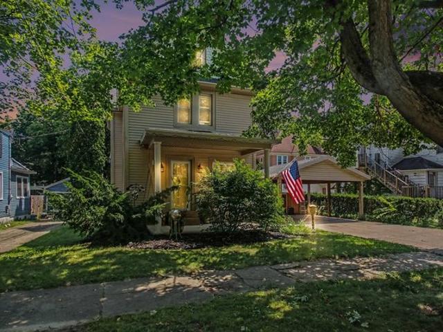 210 Pine St, Allegan, MI 49010