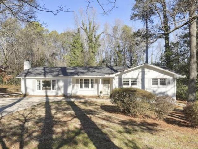 210 Pinetree Cir, Alpharetta, GA 30009