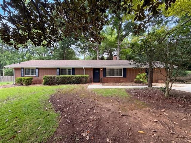 210 Pinewood Ln, Stockbridge, GA 30281