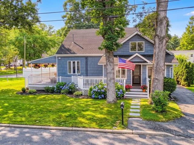 210 Robbins Rd, Neptune Township, NJ 07753