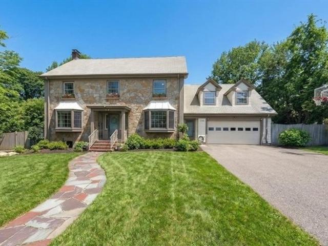 210 Robbins St, Milton, MA 02186