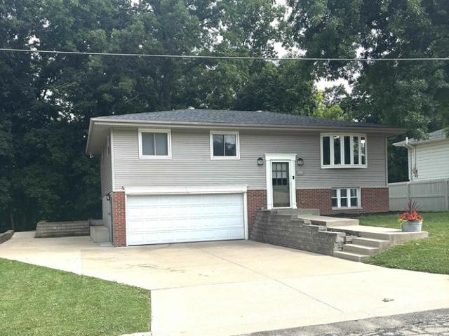 210 Rainbow Dr, Creve Coeur, IL 61610