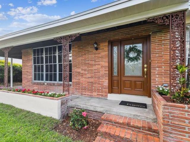 210 Redwood Ave, Temple Terrace, FL 33617