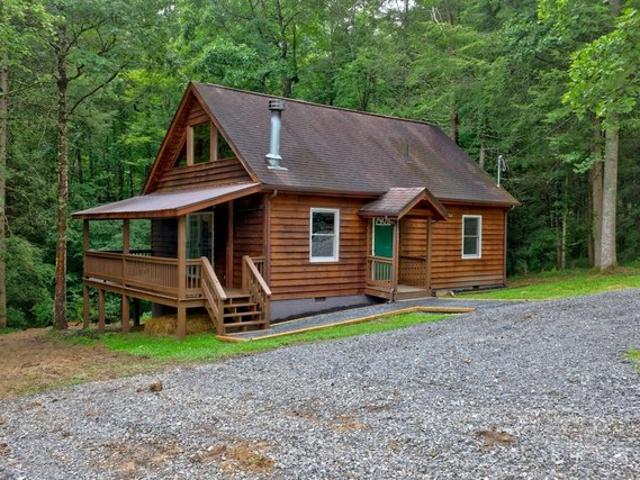 210 Relaxin Ln, Summersville, WV 26651
