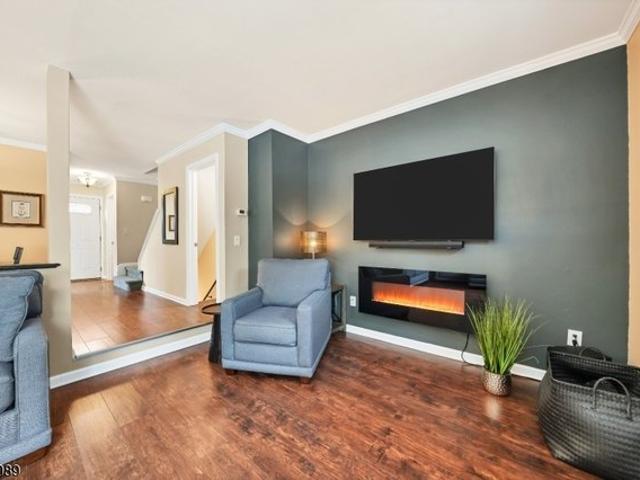 210 Riva Dr, Mansfield, NJ 07840