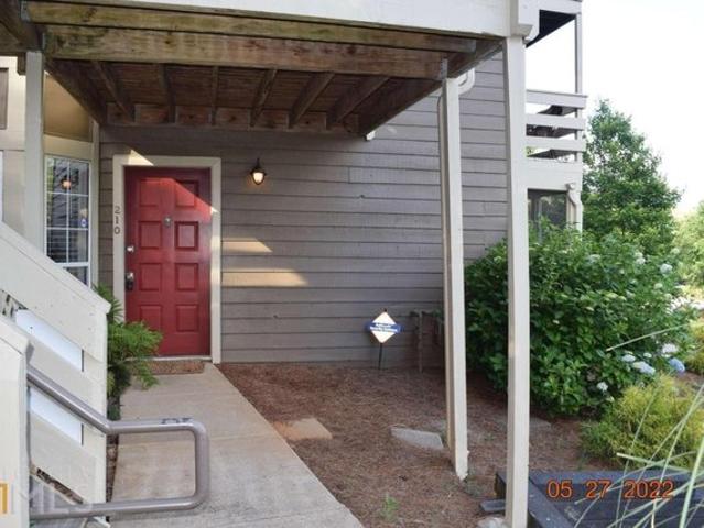 210 Riverview Dr SE, Marietta, GA 30067