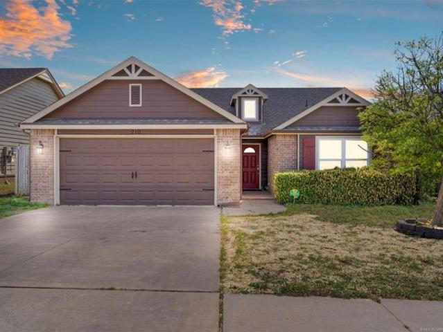 210 W 45th St, Sand Springs, OK 74063